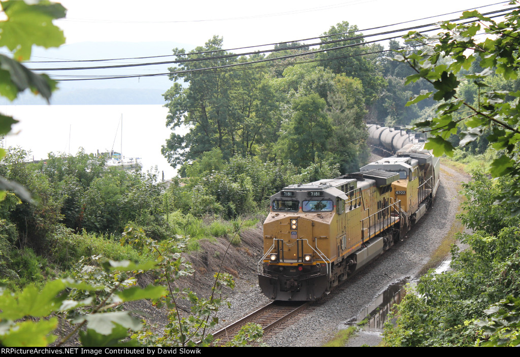 UP northbound with empty tanks